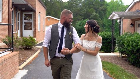 La Boda De Katie Y Josh Josh And Katie Walters Are Helping Couples