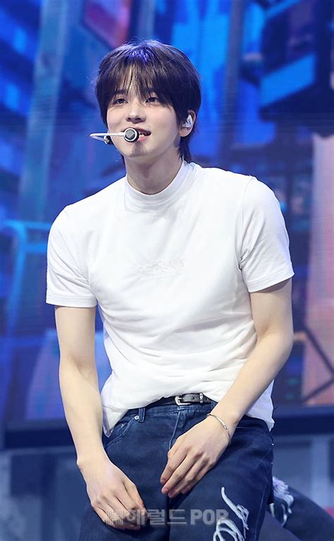 [포토]투어스 신유 매력폭발 아이돌24시 네이트 연예