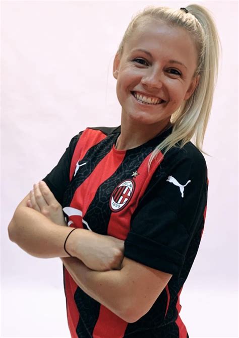Julia Simic Hot Soccer Girls