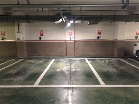 전기자동차 전용주차구역 자동차 에펨코리아