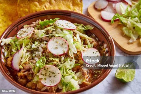 포졸 로조 멕시코 옥수수 수프 옥수수 커널과 돼지고기로 만든 멕시코전통 음식 0명에 대한 스톡 사진 및 기타 이미지 0명 Pozole 건강한 생활방식 Istock