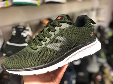 Купить зеленые кроссовки New Balance 680 летние в СПб