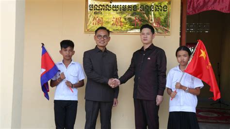 បណ្ណាល័យមេគង្គ ឡានឆាងជាអំណោយរបស់មិត្តចិនស្ថិតនៅក្នុងភូមិព្រៃទទឹង ឃុំខ្ពប ស្រុកស្អាង