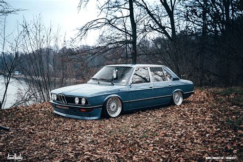 Огнестрельная BMW E12. — Сообщество «Lowdaily» на DRIVE2