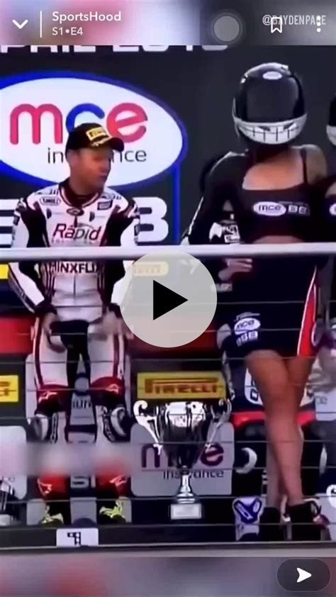 여자 치마 속에 샴페인을 뿌리는 오토바이 레이서 유머 움짤 이슈 에펨코리아