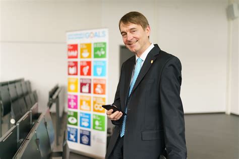 Thga Präsident Prof Dr Jürgen Kretschmann Wird Zum Ersten Distinguished Fellow Der Wfeo