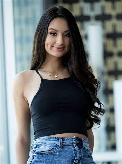 Eliza Ibarras Instagram Twitter And Facebook On Idcrawl