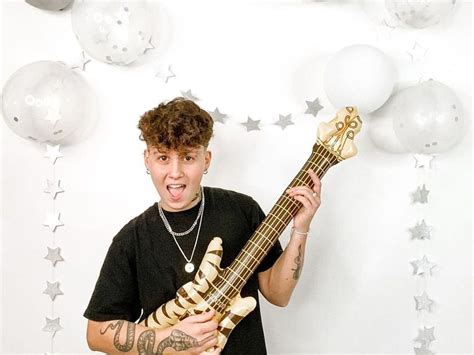 How Old Is Dany Epp American Idol Season 21 Hopeful Is A Social Media Singer