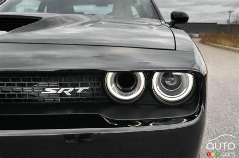 2015 Dodge Challenger Srt Hellcat Pictures On Auto123tv