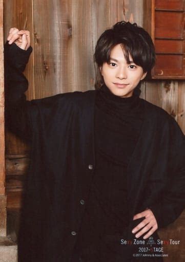 駿河屋 Sexyzone 佐藤勝利 上半身・衣装黒・右手上げ・左手腰 Sexyzone Presents Sexy Tour 2017