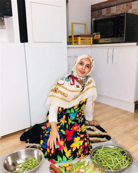 سمانه خانم یک زن مذهبی خانه دار است عکس ویسگون