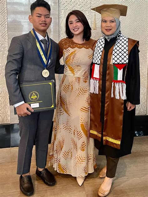 Potret Tampan Gabriel Putra Dewi Perssik Yang Baru Saja Tamat Sma