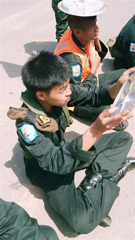 นักศึกษาวิชาทหารโรงเรียนพิชัยรัตนาคาร