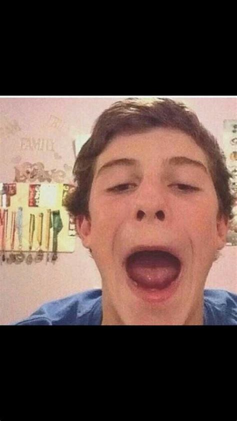 Jajaja Es Hermoso Shawn Shawn Mendes Memes Shawn Mendes