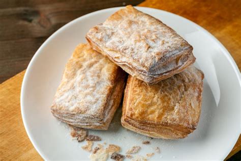 Слойки на кефире простой и вкусный рецепт как приготовить пошагово