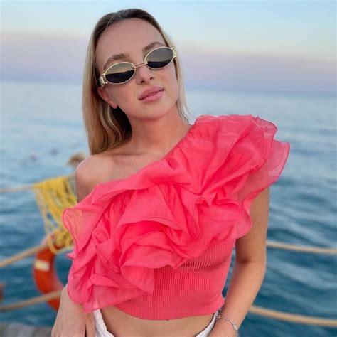 Ugccontent Creatorvideo Maker Vikkipa • Threads Say More