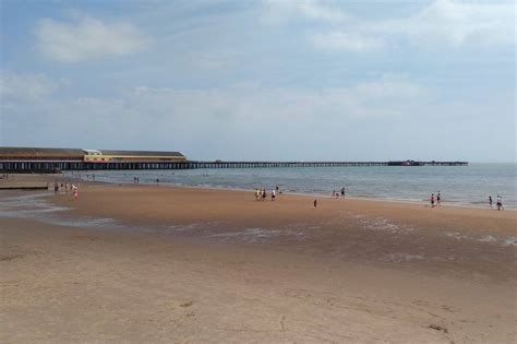 10 Best Beaches In Essex Head Out Of London On A Road Trip To The Beaches Of Essex Go Guides