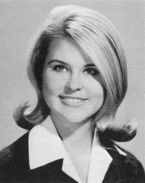 40 Lovely Portrait Photos That Defined Hairstyles Of 60s American