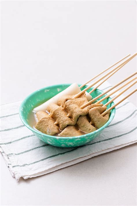 유토이미지 분식집 분위기로 플레이팅된 오뎅과 오뎅국물