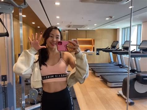 서서하는 복근운동 11자복근만들기 5분 홈트 운동 영상 네이버 블로그