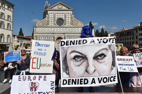 Рекорден брой британци съжаляват за Брекзит Дебати