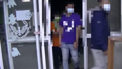 屏東宮廟元宵遶境變調！陣頭神轎擦撞爆衝突 快打警壓制 社會萬象 生活 Nownews今日新聞