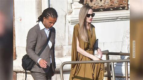 Pärchen Auftritt In Venedig Ist Angelina Jolie Hier Mit Ihrem Neuen