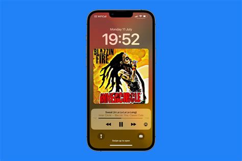 Apple Adds New Full Screen Lock Screen Music Player In IOS Beta The Apple Post