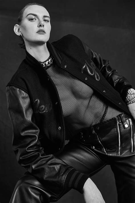 Fall 2022 Trend A New Take On Genderless Fashion Photos