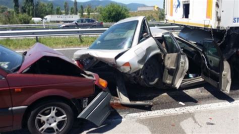 Верижна катастрофа с 4 коли по пътя към морето трафикът е ад Plovdiv Daily