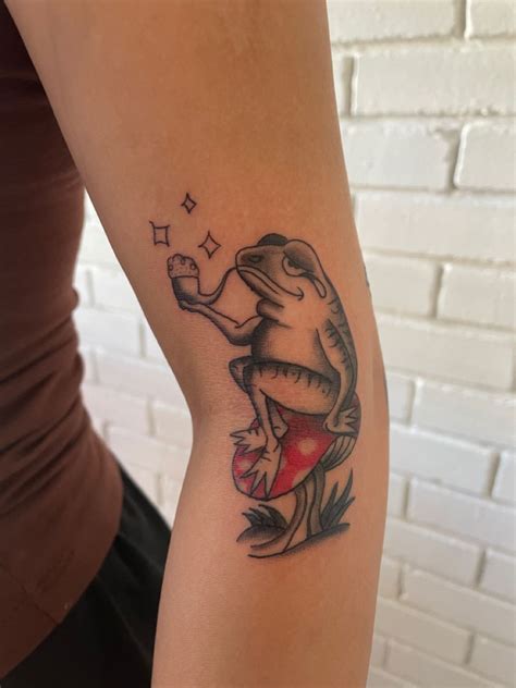 Traditional Frog Tattoo In 2022 Frog Tattoos Traditional Tattoo Tattoos