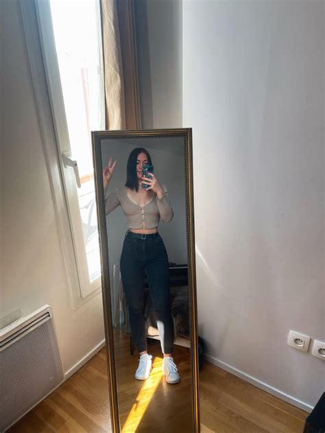 Braless Selfies Are The Best Selfies R Braless