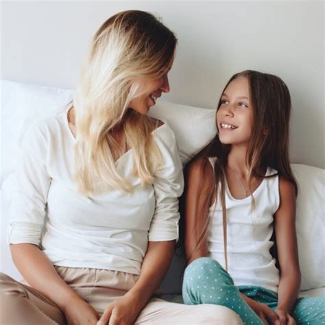 Your Daughters First Period How To Help And What To Say