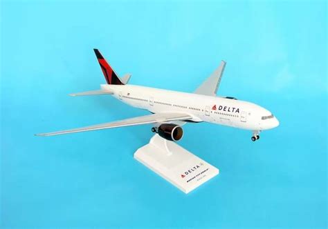 Skymarks Delta 777 200 Wgear 2007 Livery Diecast Model Eztoys