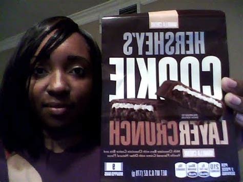 Hersheys Cookie Layer Crunch Vanilla Creme Review Youtube