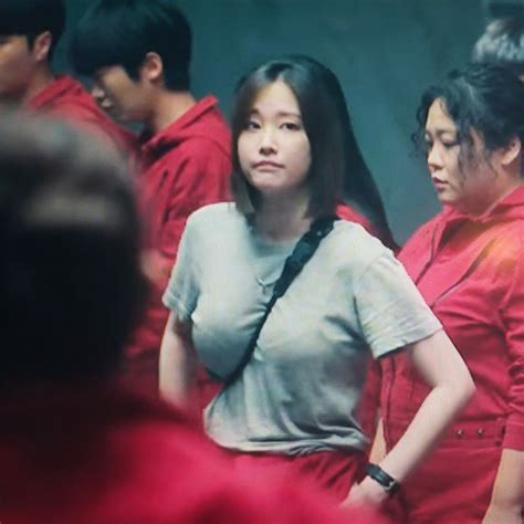 한국판 종이의집은 19세인데도 노출이 없네 디지털 컴퓨터폰it 에펨코리아