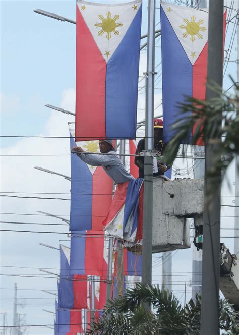 Philippine Flag Vertical Display