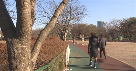 출근길 영하권 날씨 보여바람 강하게 불고 대기 건조