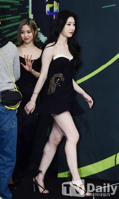 Pin by 사랑 on ITZY Kpop girls Girly fashion Blackpink fashion