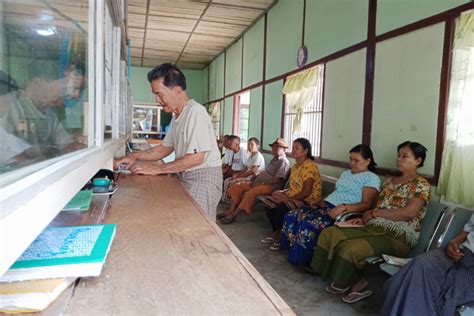 မောက်မယ်မြို့နယ်၌ အငြိမ်းစားဝန်ထမ်းများအား ပင်စင်လစာငွေများ ထုတ်ပေး Information And Public