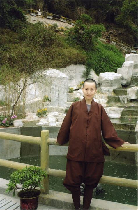 陈晓旭出家的寺庙晓旭出家图片潘虹出家了大山谷图库