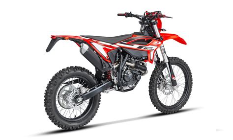 Motorrad Vergleich Beta Rr 4t 125 T 2024 Vs Beta Rr Enduro 4t 125 Lc 2015