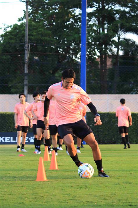 “เกรท บอย กลัฟ เก้า” นำทัพนักแสดงช่อง 3 อุ่นเครื่อง ก่อนเปิดศึก