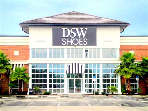 Dsw Designer Shoe Warehouse To Enter Canada Via Town Shoes
