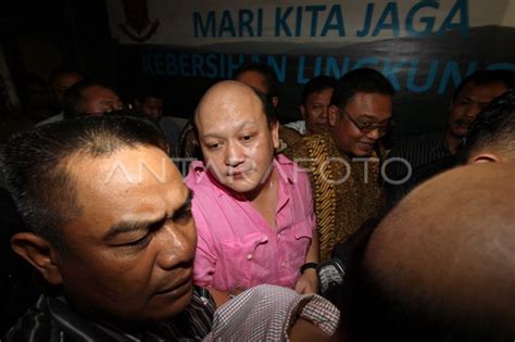Ari Sigit Diperiksa Antara Foto