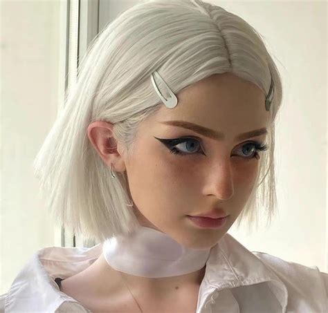 Pin By Berry Chan On Hair Short White Hair Aesthetic Hair Hair Inspiration