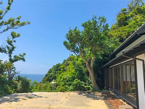 迎賓館・古民家・茶屋の3棟がおりなす豪邸がステキ！山の山頂からみる海が心を解放してくれそう♬ 海が見える鎌倉中古戸建 アールスタジオ