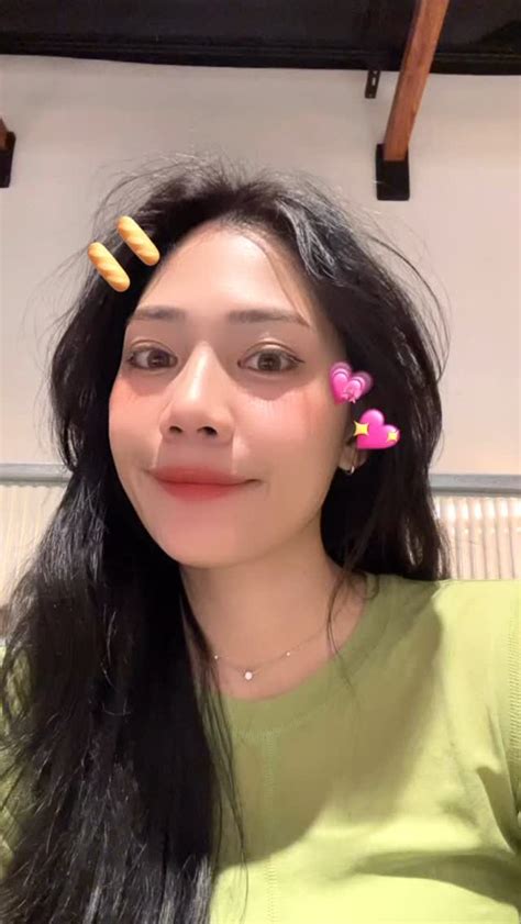 偶爾冒個泡 最近是都在上夜班的可憐人 好想出去玩想爬山想露營想出國 想想想