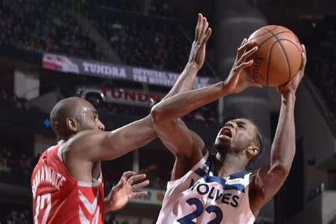 火箭两将禁赛，哈登手感冰凉可火箭有新的三巨头，这是好事