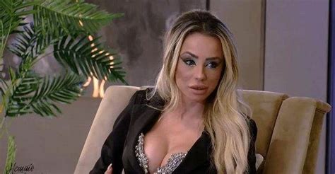 Дали таа е најбогатата македонска пејачка Се пофали дека има шест стана Mastilo Mk